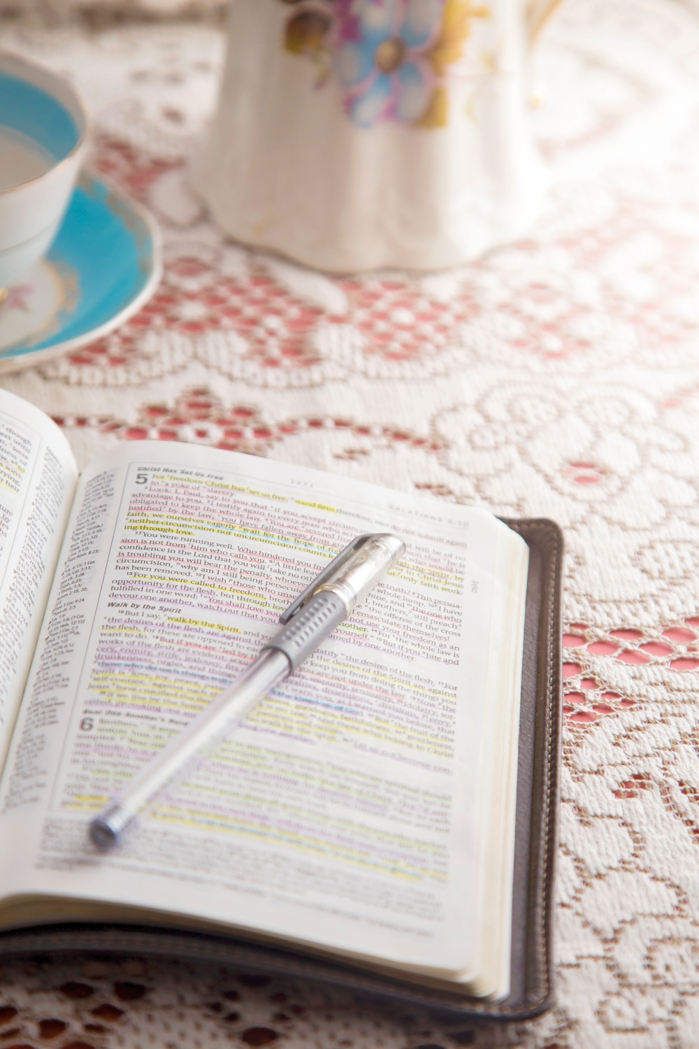 Best Devotionals For Women | 40 Top Books in 2025